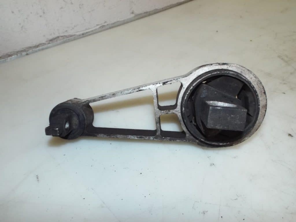 Rear RIGHT Engine Mount 2.4 20v JTDm - Alfa Romeo 939 159 Brera Spider ...